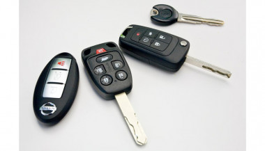 What Makes EV Key Fobs Different from Traditional Car Keys? - mr-key.com